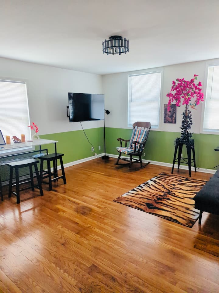 Gingers Tigers Eye 1bdr By Downtown - Port Huron, MI