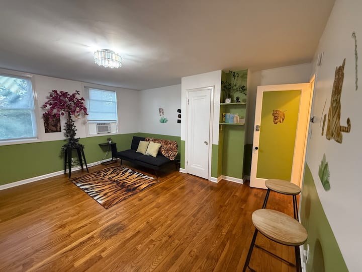 Gingers Tigers Eye 1bdr By Downtown - Port Huron, MI