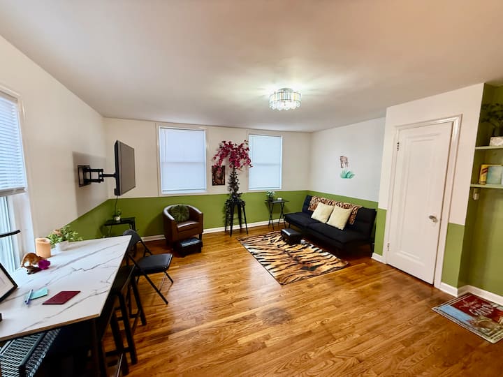 Gingers Tigers Eye 1bdr By Downtown - Port Huron, MI