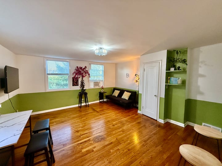 Gingers Tigers Eye 1bdr By Downtown - Port Huron, MI