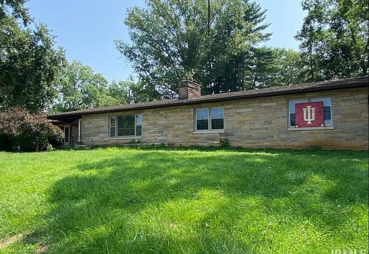 Spacious 5 Bedroom Homes - Bloomington, IN