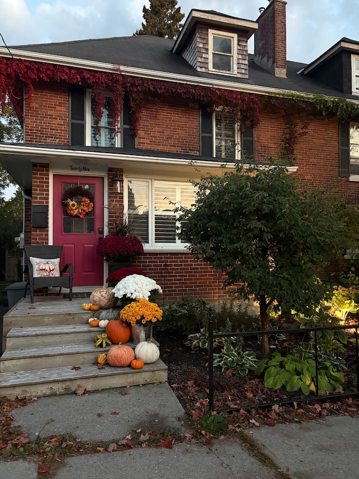Gorgeous Port Hope Century Home With Vintage Style - Port Hope