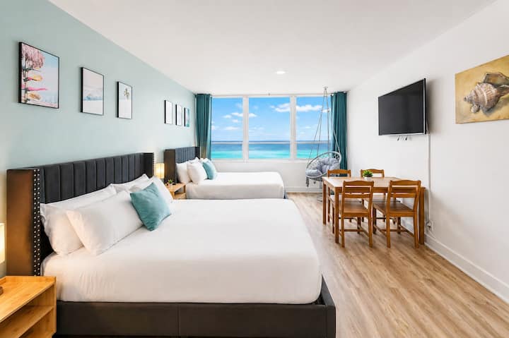 Partial Ocean Views | 2 Queens + Free Valet - Miami Beach, FL