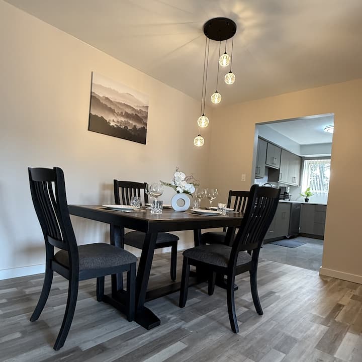 Elegant Troy Retreat | Fully Renovated Interior - Troy, MI