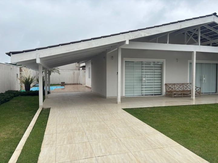 Encantadora Casa No Melhor Balneário De Matinhos. - Matinhos