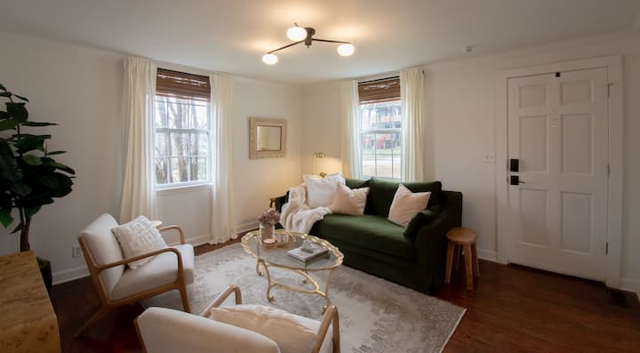 Chic East Nashville Stay | Walkable & Peaceful - Nashville, TN