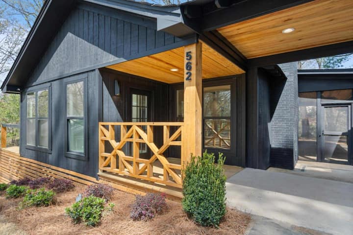 The Black Spade - Oxford, MS