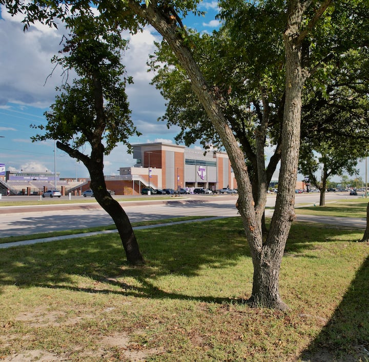 The Texan Sideline - Across From Memorial Stadium - Stephenville, TX