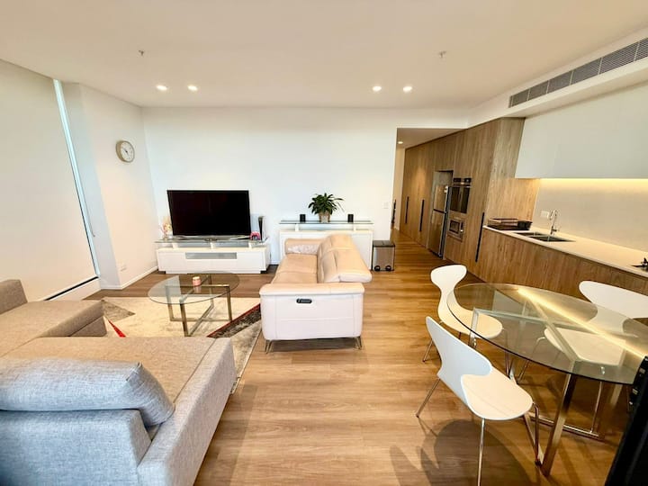 Chic Spacious 2br Near Accor Stadium Free Parking - Blacktown