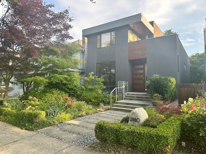Comfortable And Modern Vancouver Westside Home - Vancouver