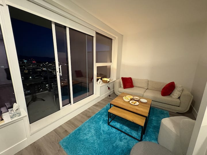 Oceanview Gem In Victoria – Cozy & Modern Stay - Victoria