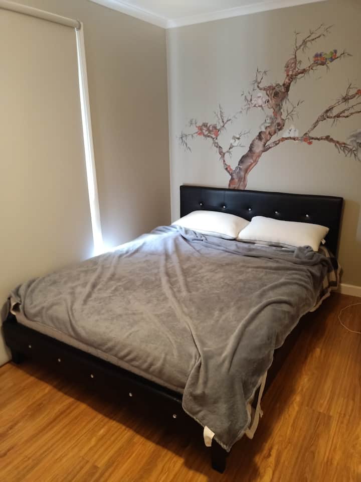 Homely Stay By Park, Shops & Train - Melton