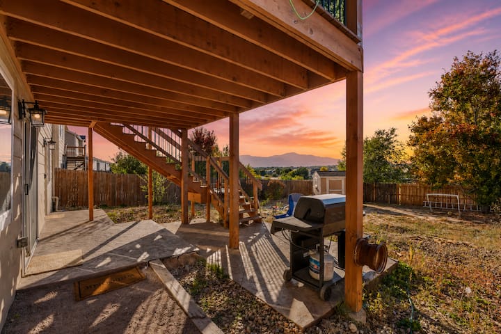Charming Hideout For 4 | Grill Nights & Good Times - Colorado Springs, CO