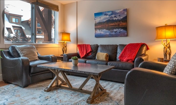 Your Roomy Retreat In The Rockies - Canada