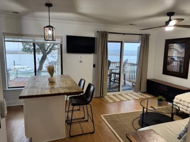Waterfront Condo With Stunning Deep Water Views - Port Royal, SC