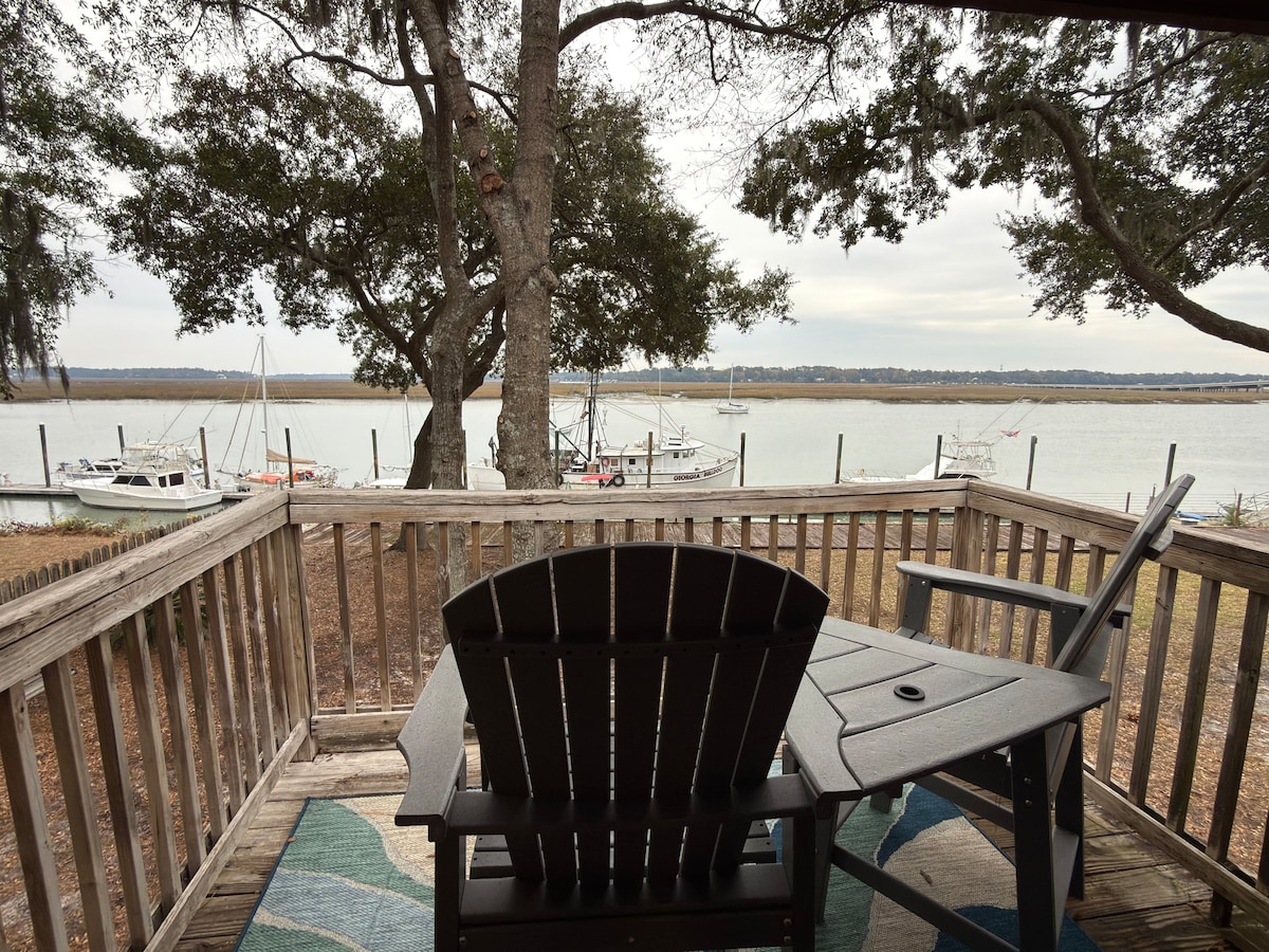 Waterfront Condo with Stunning Deep Water Views - Houses for Rent in ...