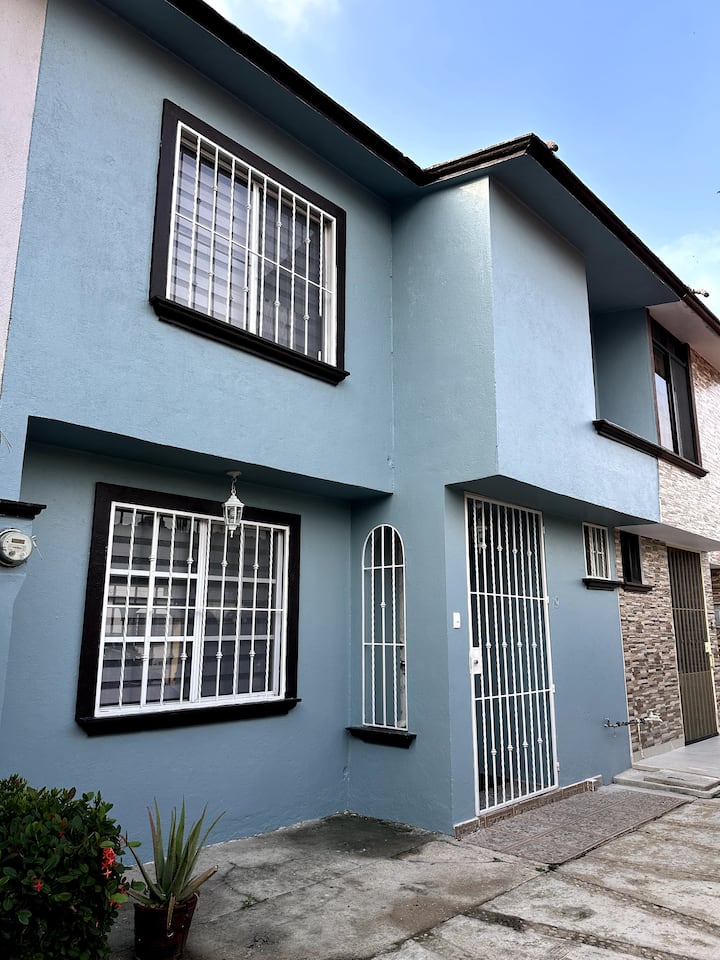 Casa En Privada Con Vigilancia 24/7 C/ 3 Recámaras - Tabasco