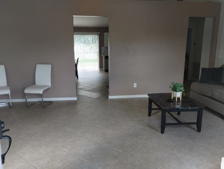A Staycation House - Port St. Lucie, FL