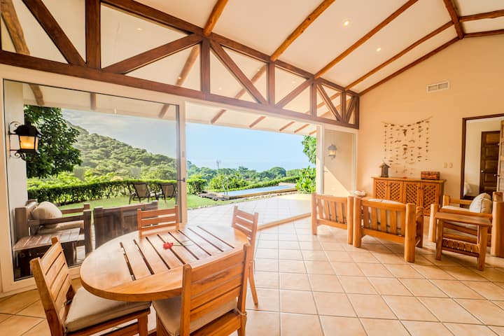 Lovely Villa, Ocean View, Min Walk From Beach - Bejuco District