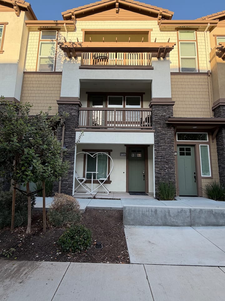 Spacious 3br Home | 2 Kings + Ac + Free Parking - Fremont, CA