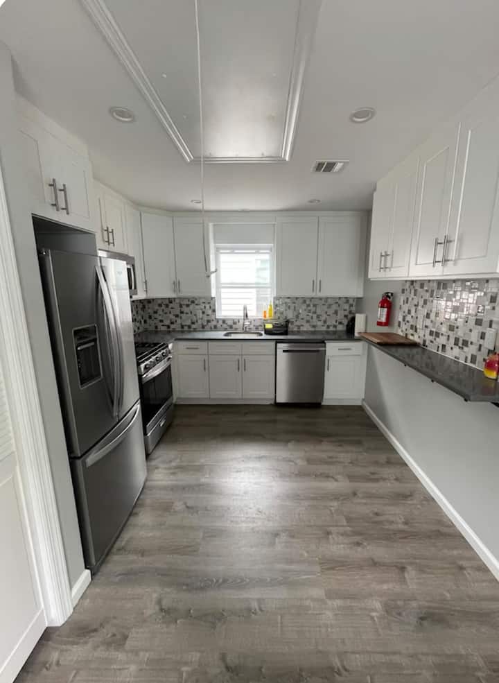 2br Condo/parking/20 Mins To Nyc & American Dream - Paterson, NJ