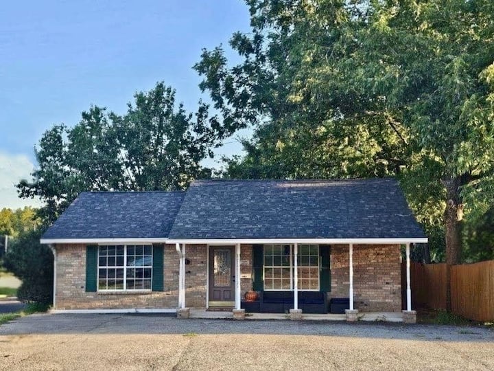 Honey's Cottage - Daingerfield State Park, Daingerfield