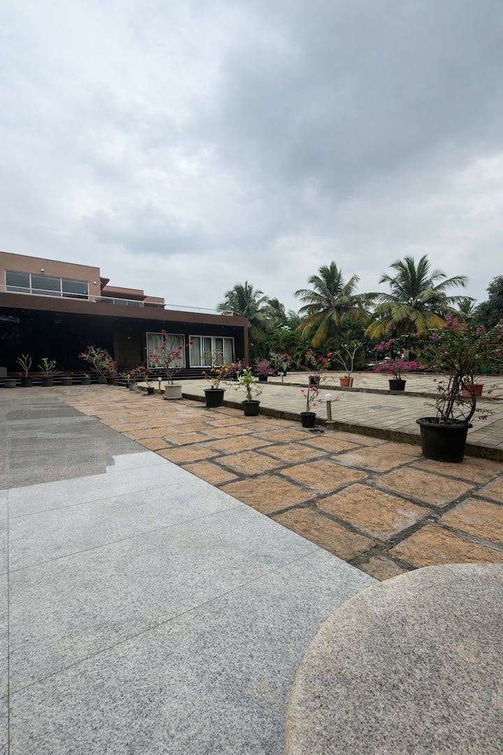 8 Acre Luxury Farm Stay With Staff Service - Chennai