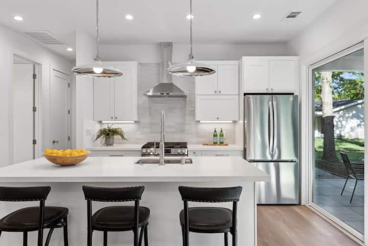 New Modern 2bd Home Close To Downtown & Trails - Walnut Creek, CA