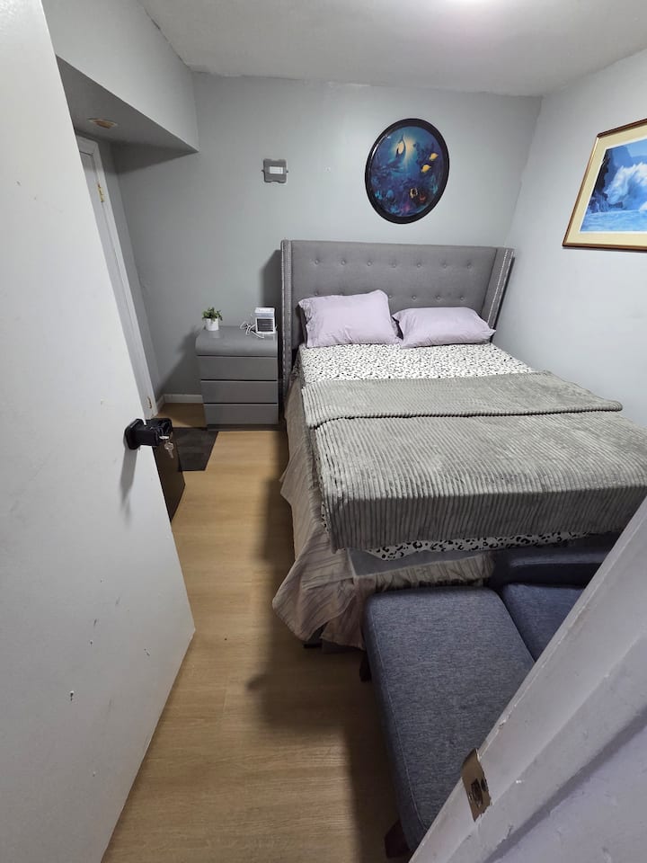 Love The Privacy 3 Bedroom All Ensuite Rooms. - Newark, NJ