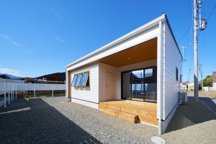 お子様連れも歓迎！陽だまりの信州ｽﾃｲ。平屋３Ldkで暮らすように泊まる家。 - Ueda