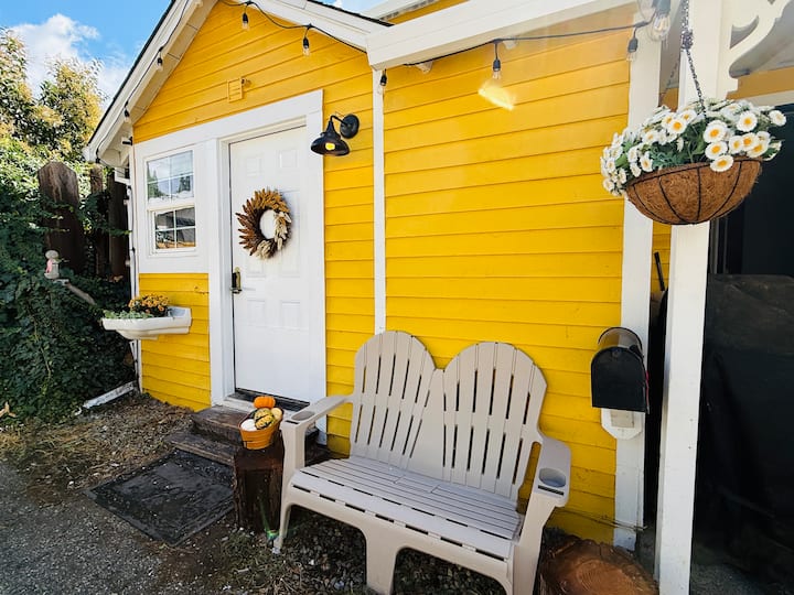 New Remodeled Modern Farm House Apt. - Pollock Pines, CA