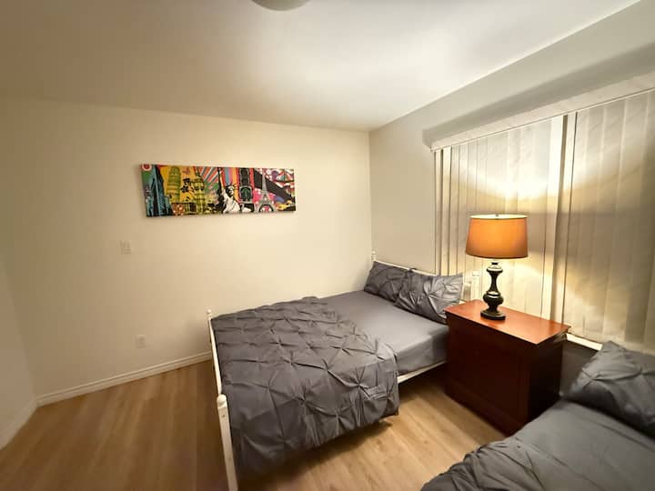 Deluxe Quadruple Room Private Washroom Vancouver - Vancouver