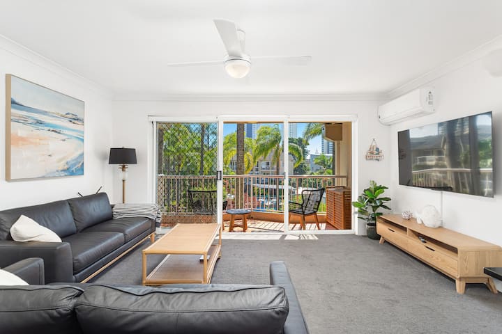 Coastal Oasis Retreat - Central, Wifi, Parking - Surfers Paradise