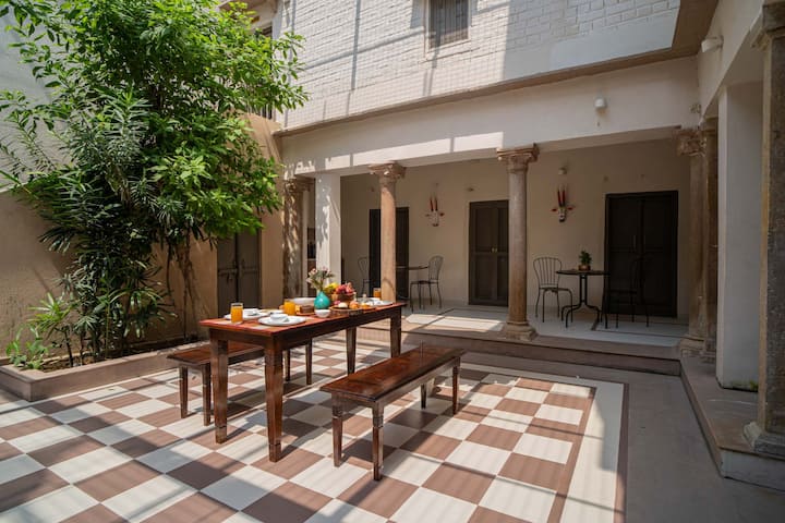 Assi Ghat | 4br Vintage Varanasi W/caretaker - Varanasi