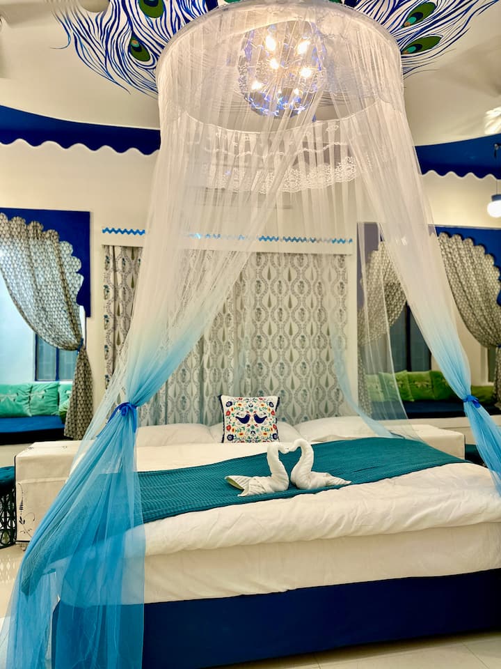 Baithak: Boutique Multi-themed Home In City Centre - Udaipur