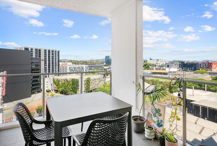 Modern Apartment In Bowen Hills W/ Pool & Parking - Ascot