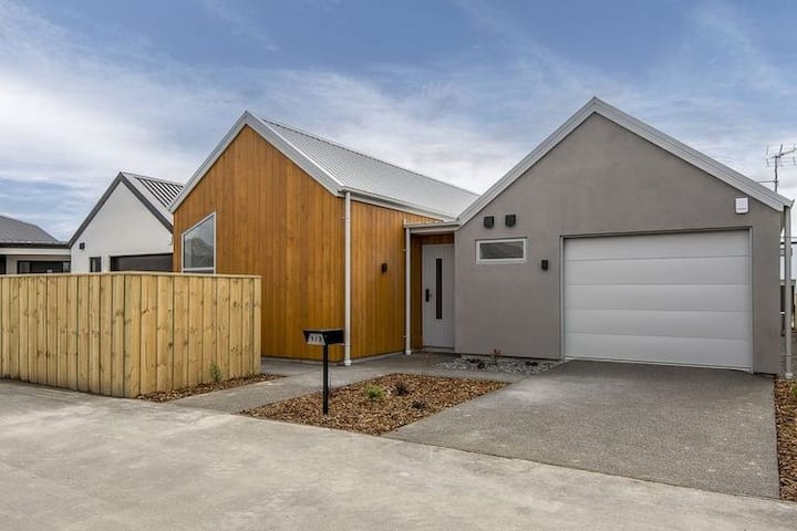 Modern Christchurch Getaway - Kaiapoi