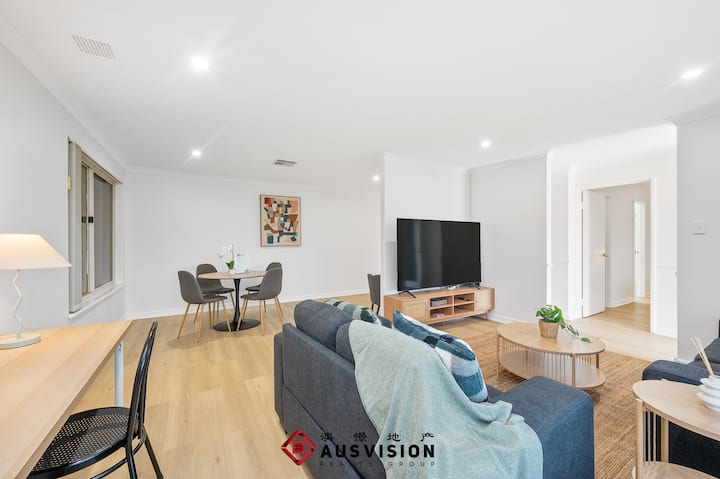 Near Mindarie Beach Retreat | Pool, Bbq, Spacious - Mindarie