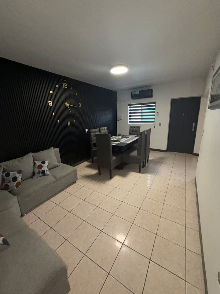 Casa En Interior Cerca Del Consulado - Ciudad Juárez