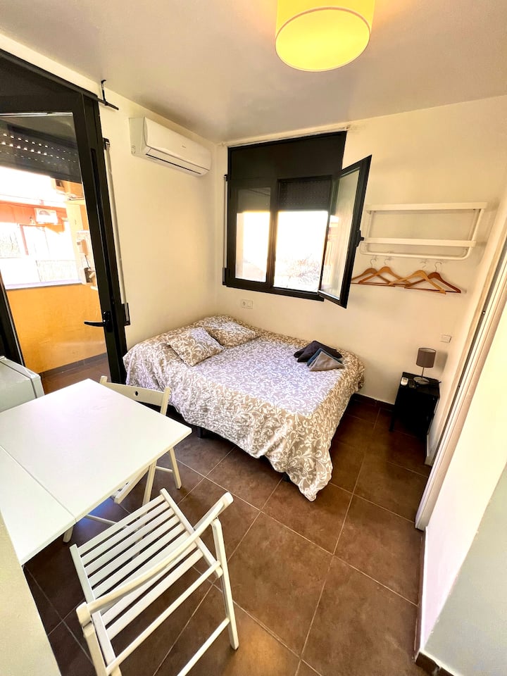 1 Estudio Con Baño Privado Y Balcón 132 - Argentona