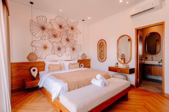 Amoura Villa Tropical 2br Near Canggu Cafe & Beach - Bali