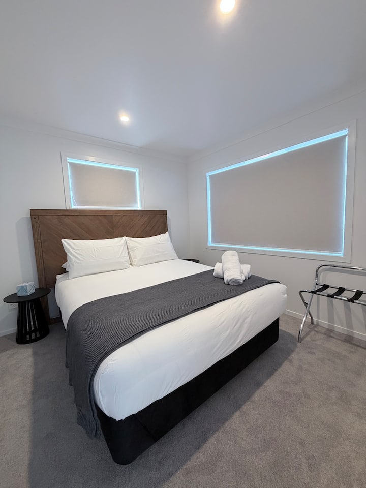 Mksk House - Modern Comfort, Neighbourhood Calm - Rotorua