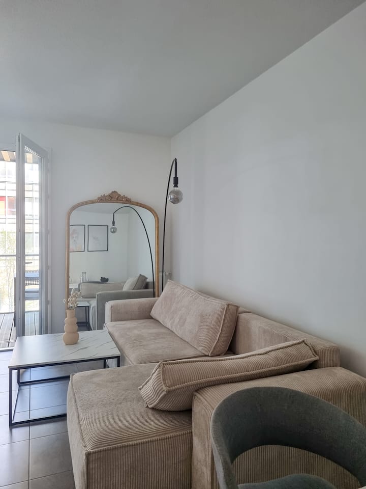 Charmant T2 Avec Balcon Et Parking – Gare St Jean - Burdeos