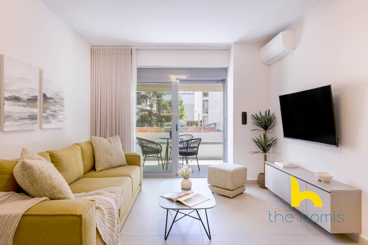 Stylish 1br Retreat W/ Balcony, Netflix & Parking! - Atenas