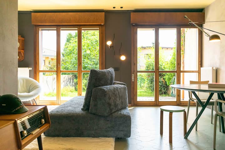 Casa Spaziosa Di Design Con Giardino - Belluno