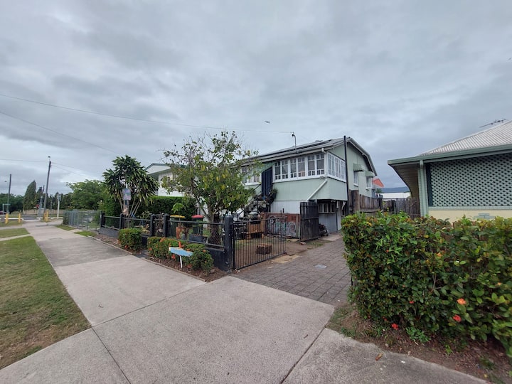 Room C Bed 2 Backpacker Base Lower Bunk - Cairns