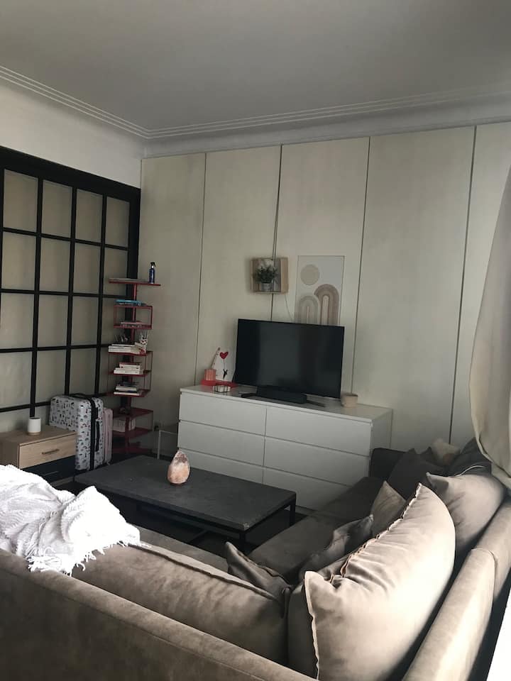 Appartement Charmant Situé Avenue Louise. - Bruxelles