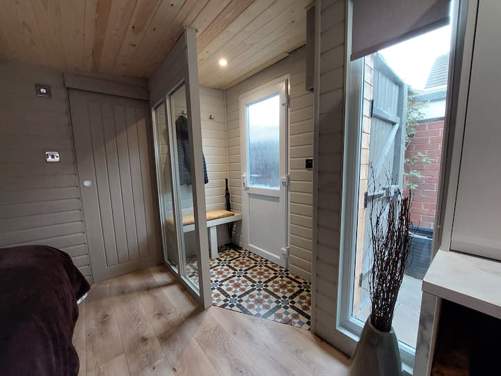 1 Bed Cosy Open Plan Apartment - Crewe