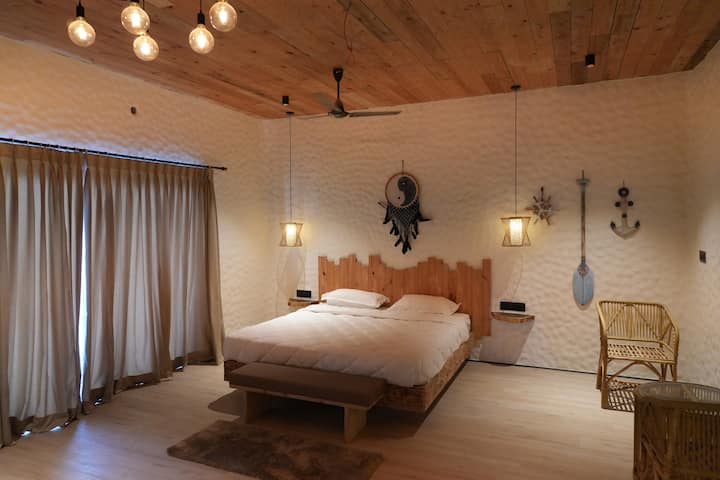 The Tides By The Beach - 3 Rooms - Chennai