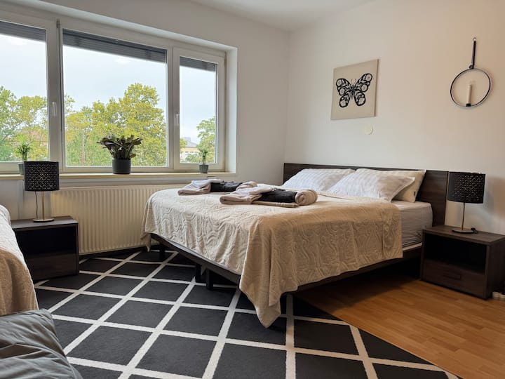 Railwayrooms22 I Rr22_01 - Ljubljana